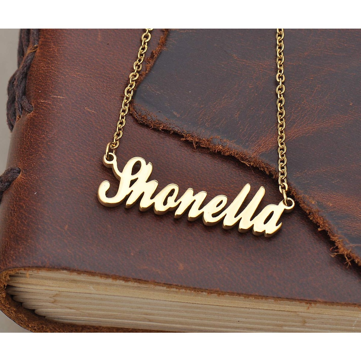 HUAN XUN Custom Name Plate Necklace Unique Jewelry Gifts for Mom Mother Keila