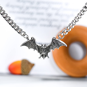 KURTCB Bat Necklace Gothic Punk Cool Heavy Chain Choker Cyber Animal Wing Pendant Necklace for Women Halloween Jewelry