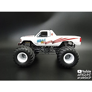 AMT USA-1 Monster Truck 2T 1:32 Scale Model Kit