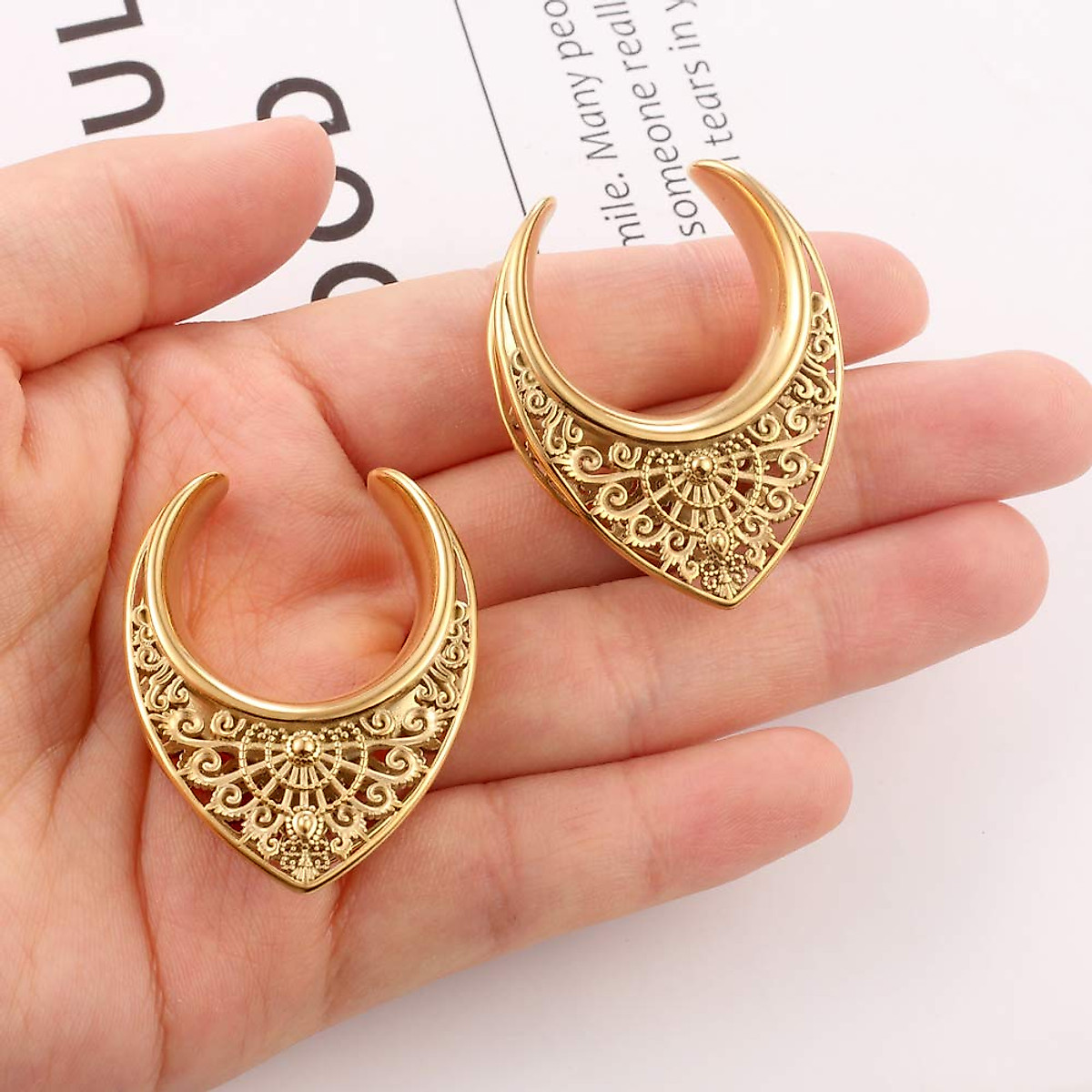 Casvort 2 PCS 8mm (0g) Hypoallergenic 316 Stainless Steel Gold Floral Saddle Hangers Tunnels Reverse Saddle Gauges Piercing Body Jewelry