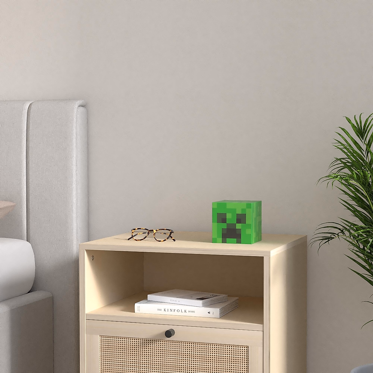 Minecraft Creeper LED Mood Light Creeper Lamp Mood Lighting Battery Powered | Collectible Mood Lamp | Green Mood Light LED Creeper | 5 Inches Tall