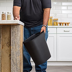 IRIS USA 6 Gallon / 24 Quart Plastic Wastebasket Trash Cans for Home, Office, Bedroom, Bathroom, Made with Recycled Materials, Black, 2-Pack