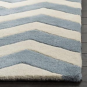 SAFAVIEH Chatham Collection Accent Rug - 2' x 3', Blue & Ivory, Handmade Chevron Wool, Ideal for High Traffic Areas in Entryway, Living Room, Bedroom (CHT715B)