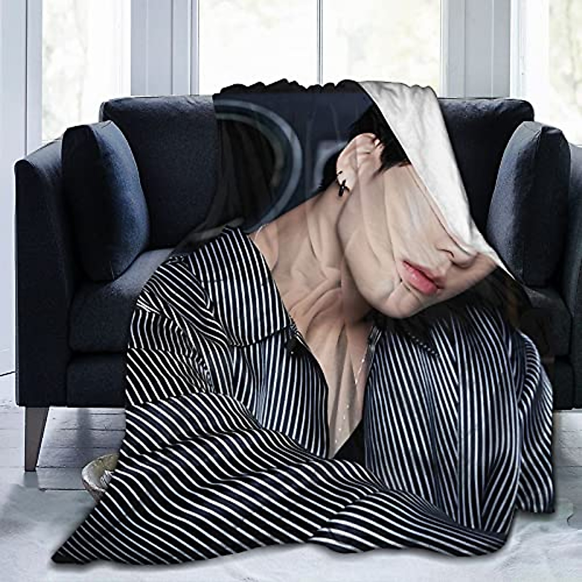 Jungkook Jeon Jung Kook Soft and Comfortable Warm Fleece Blanket for Sofa,Office Bed car Camp Couch Cozy Plush Throw Blankets Beach Blankets … (Black, 50"x40")