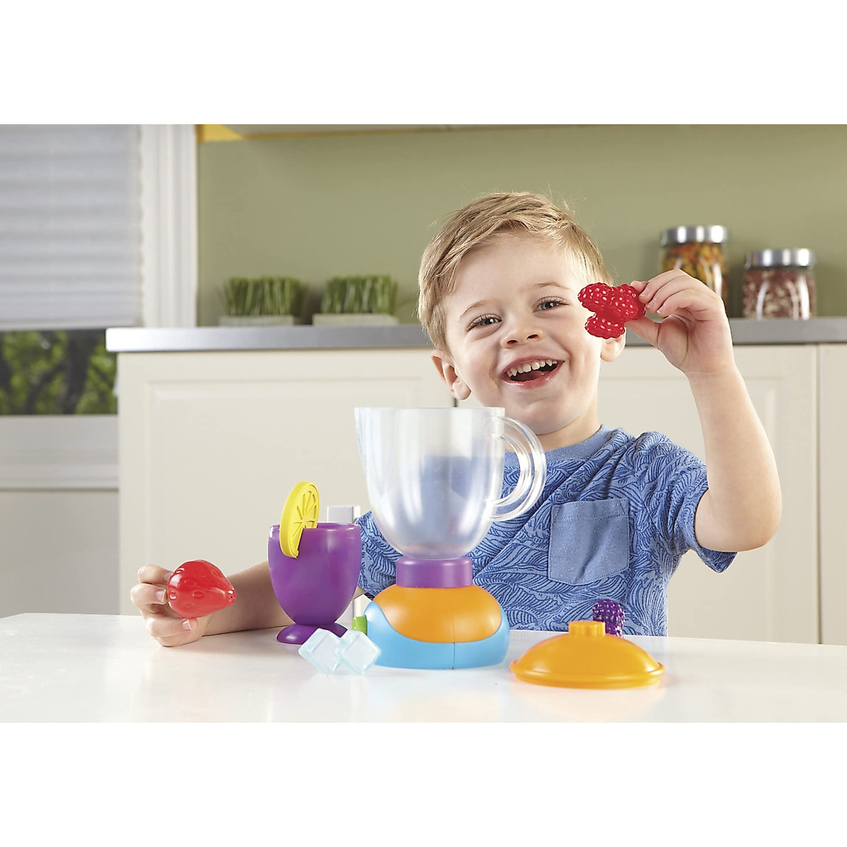 Learning Resources New Sprouts Smoothie Maker!, Pretend Mixer for Kids, Kitchen Toys for Kids, Play Food, 9 Pieces, Ages 2+