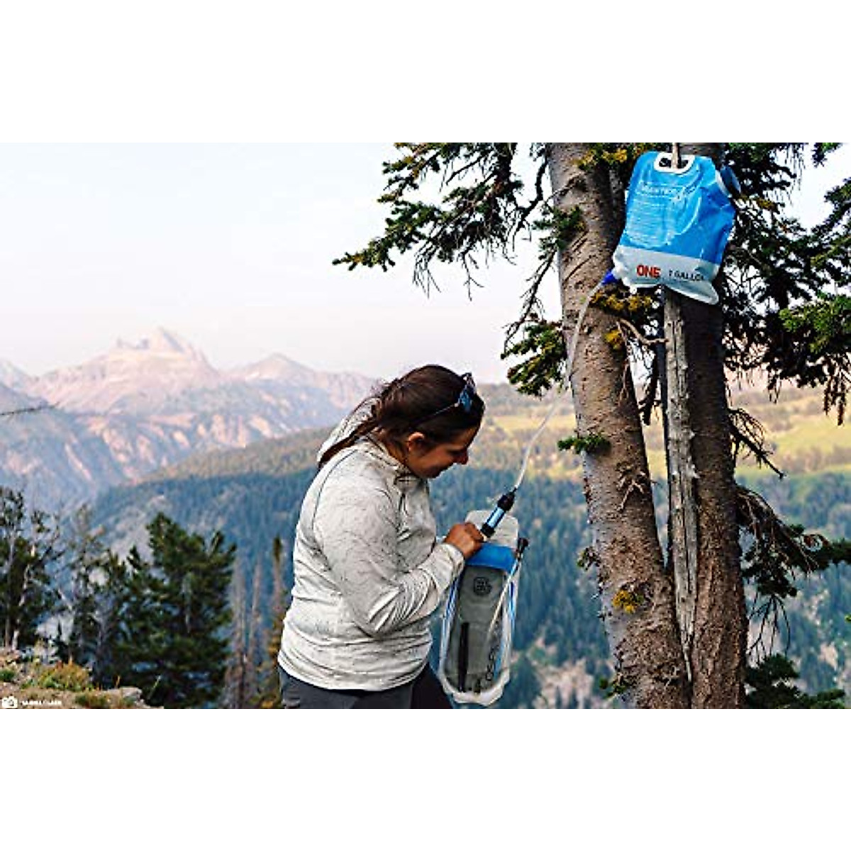 Sawyer Products SP160 One Gallon Gravity Water Filtration System w/Dual-Threaded Mini Filter, Blue/White/Clear