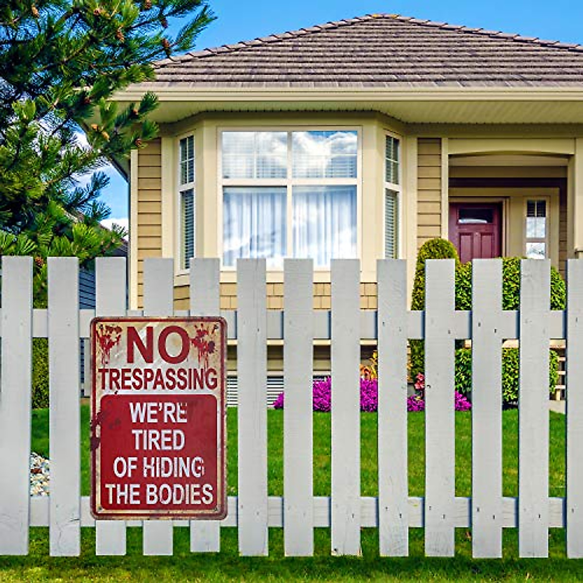 Halloween Metal Signs No Trespassing We're Tired of Hiding the Bodies Metal Sign Retro Fashion Chic Funny Metal Tin Sign for Halloween Decorations