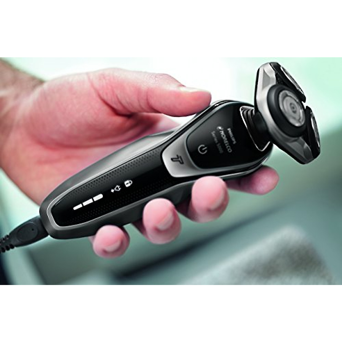 Philips Norelco Electric Shaver 5500 Wet & Dry,S5370/81, with Turbomode and Precision Trimmer