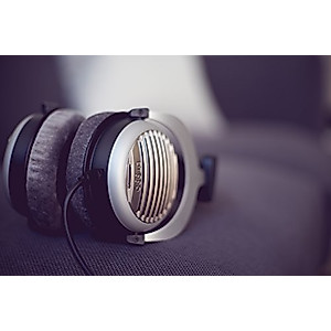 beyerdynamic DT 990 Edition 32 Ohm Over-Ear-Stereo Headphones. Open design, wired, high-end, for tablet and smartphone