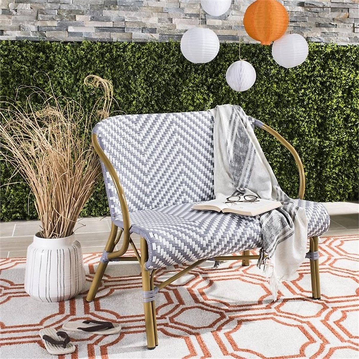 SAFAVIEH PAT4016A Outdoor Collection Dandra Navy and White Herringbone Rattan Settee