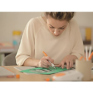 Fiskars Premium Precision Art Knife - N°11 Blade, Precision Handicraft Knife/Blade, Total Length: 15.5 cm, Incl. 1 Blade No. 11, Quality Steel/Plastic, White/Orange, 1024386