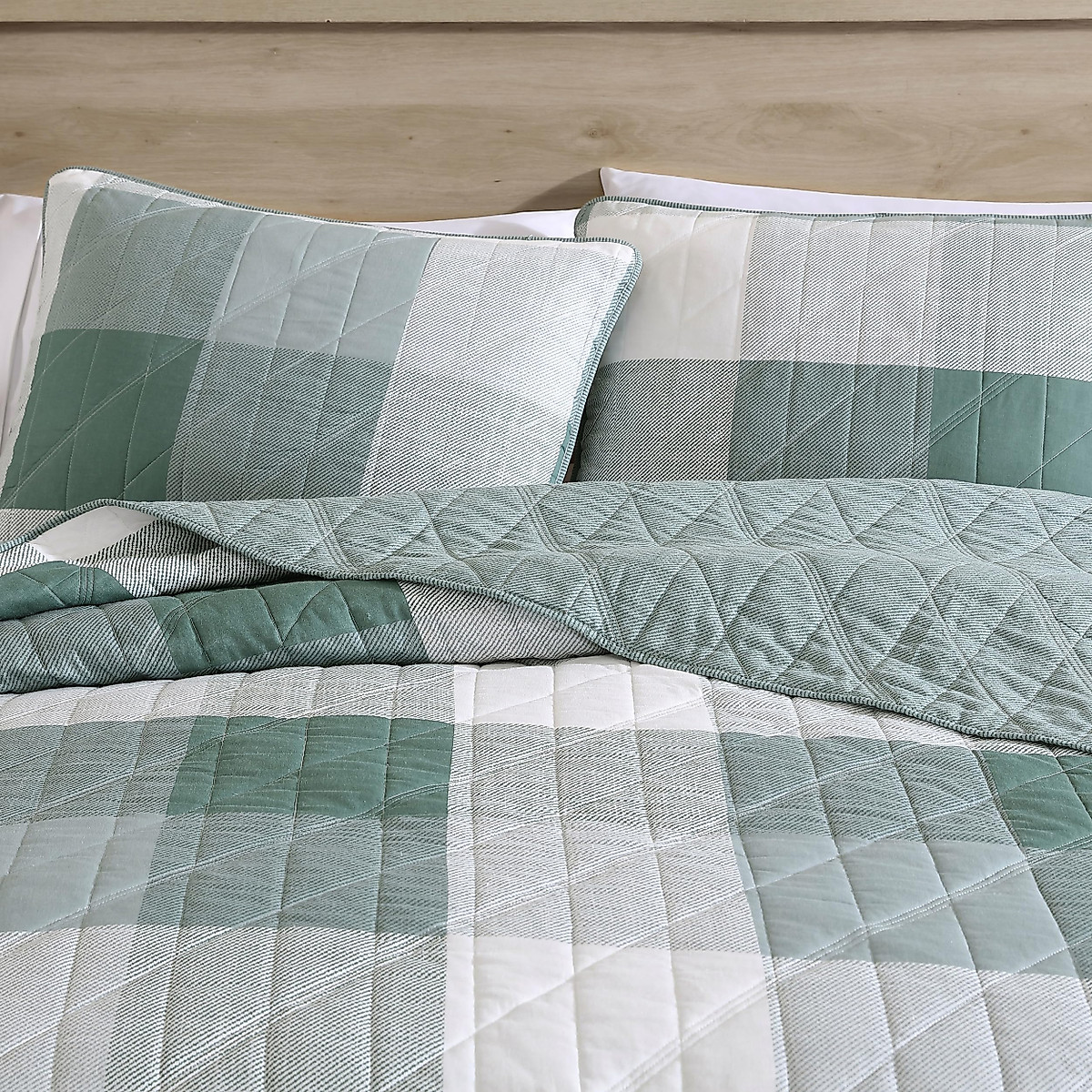 Eddie Bauer - King Quilt Set, Cotton Reversible Bedding with Matching Shams, Medium Weight Home Decor (Boulder Green, King)