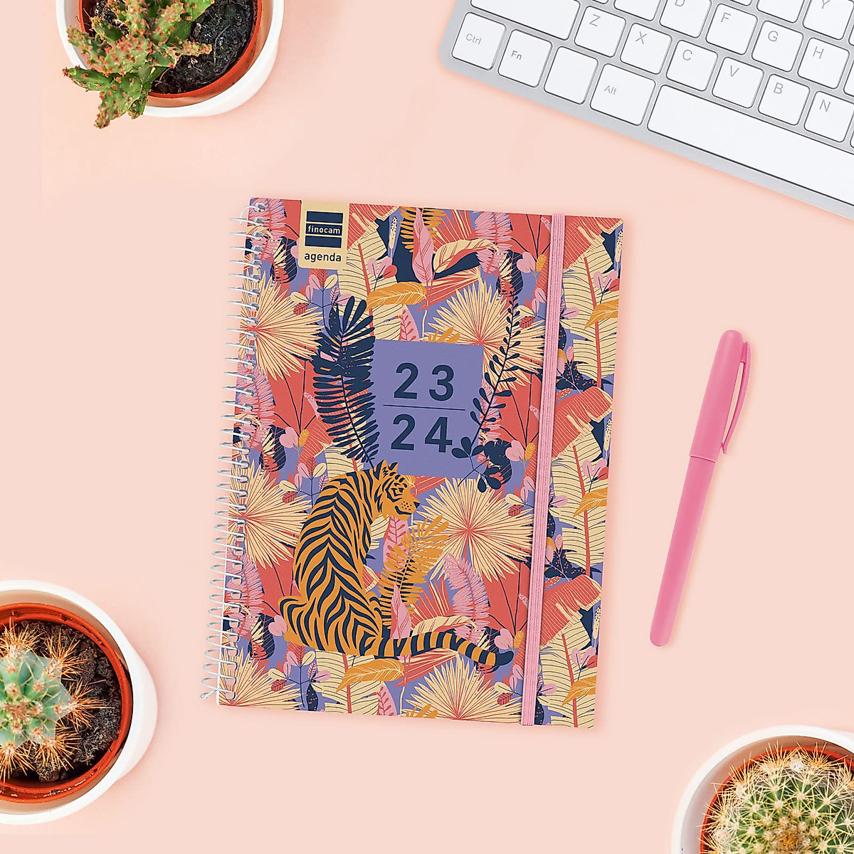 Finocam - Secondary diary 2023 2024 1 day page September 2023 - June 2024 (lesson year) + July and August summarized Tiger Portuguese