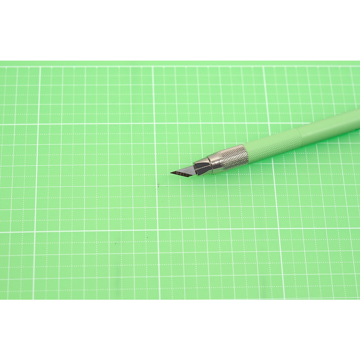 NT Cutter Resin Holder Art Knife, Green Holder, 1 Knife (D-401P-G)