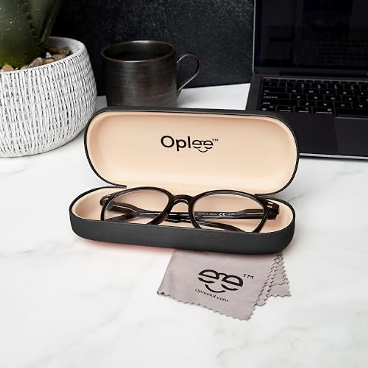 Oplee™ Hard Shell Eyeglass Case with Grey Microfiber Cloth (Black)