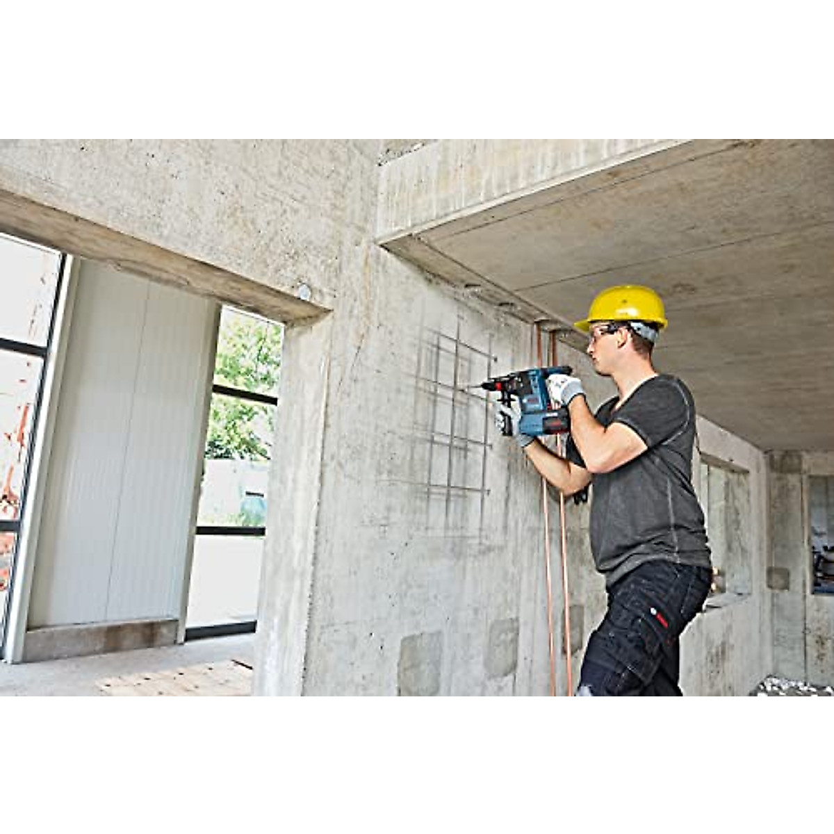 Bosch Professional 18V System GBH 18V-26 Cordless Rotary Hammer (SDS Plus, Impact Energy: 2.6 J, max. Drilling Diameter: Concrete/Steel/Wood 26/13/30 mm, excluding Batteries and Charger, in Carton)
