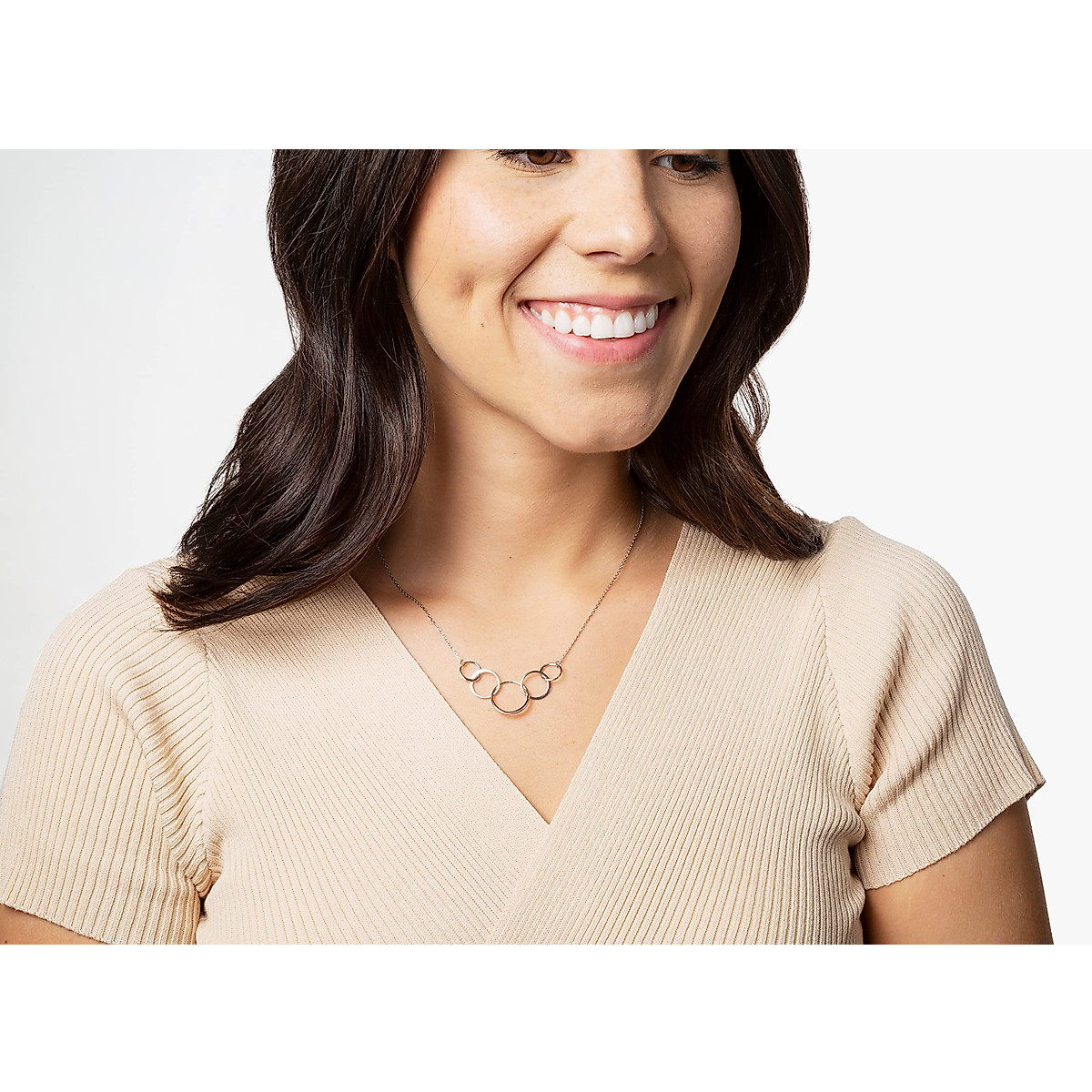 Suavell 5 Circle Necklace Pendant, 50th Birthday Gifts for Women. Sterling Silver Chain Necklace, Minimalist Jewelry, Dainty Necklace. Daughter Gift from Mom, Gifts for Women Turning 50