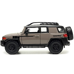 Jada Toys Just Trucks 1:24 Toyota FJ Cruiser Die-cast Car Brown with Tire Rack, Toys for Kids and Adults
