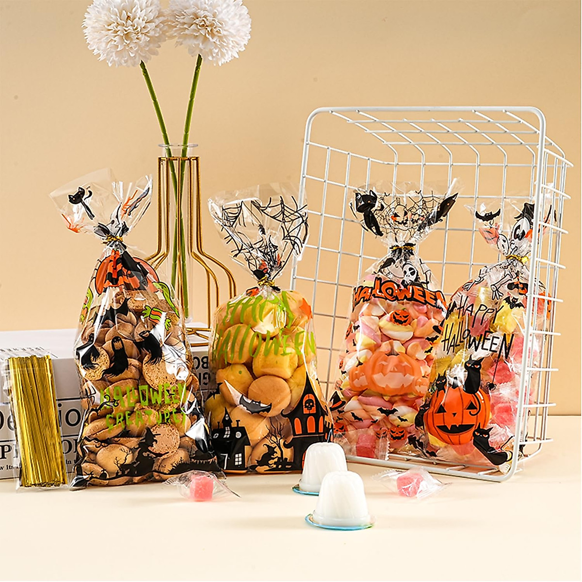 ONFAON Halloween Cellophane Treat Bags, 180pcs Halloween Trick or Treat Goody Gags with 200pcs Twists for Snacks Cookies Packing, Halloween Goodie Bags Party Supplies (180pcs)