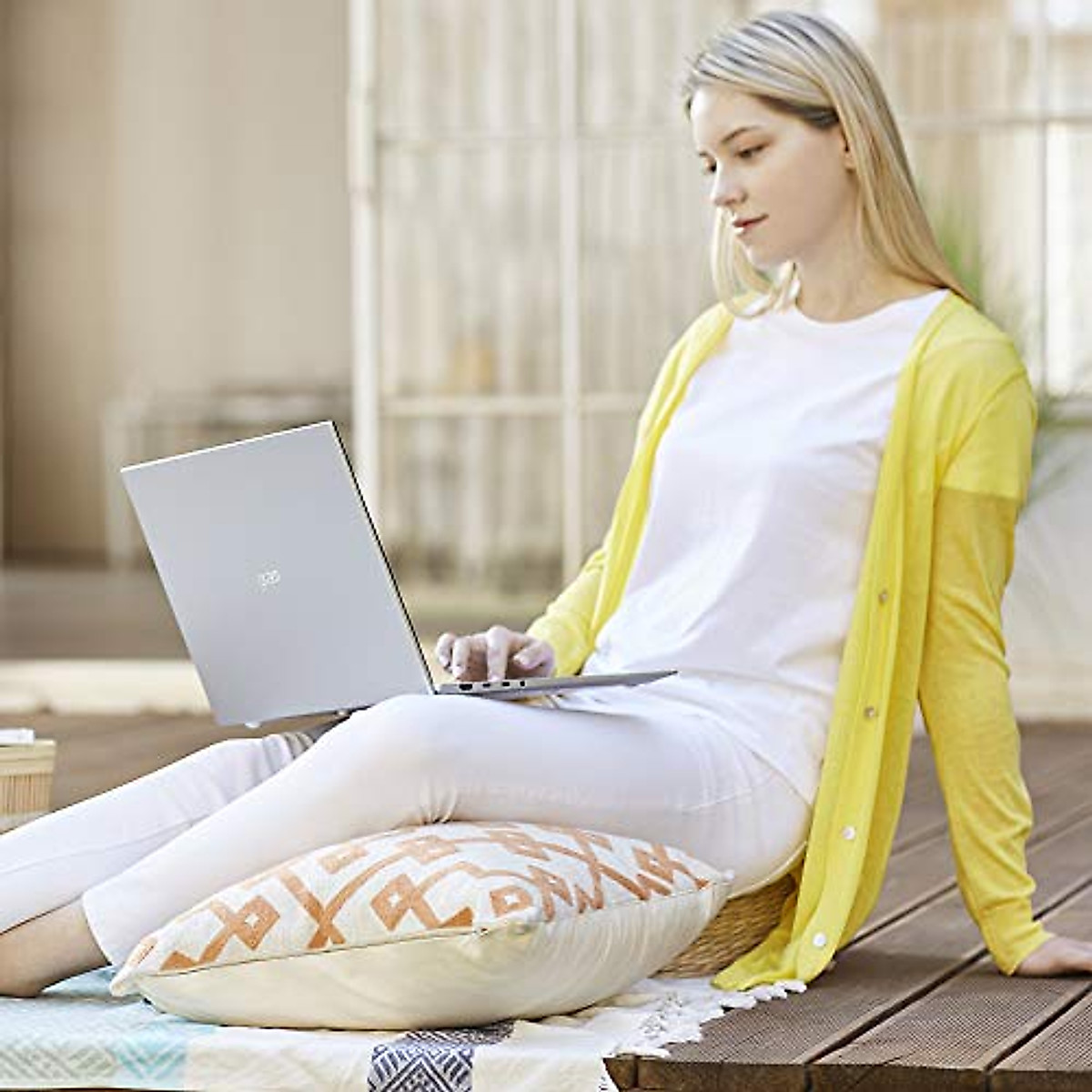 LG Gram 16Z90P Laptop 16" IPS Ultra-Lightweight, (2560 x 1600), Intel Evo 11th gen Core i7 , 16GB RAM, 1TB SSD, Upgradeable Windows 10 Home, Alexa Built-in, 2X USB-C, HDMI, USB-A - Silver