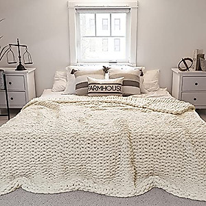 ZUIBESCHOS Chunky Knit Blanket Warm Chenille Yarn Throw Blanket 40x80 Inch Handmade Cozy Throw Yarn Blanket for Bed Home Decor, Machine Washable,Beige