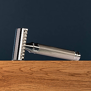MÜHLE TRADITIONAL Grande Stainless Steel Safety Razor (Open Comb)