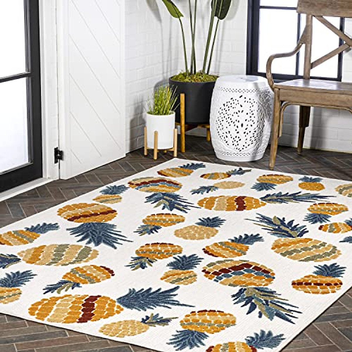 JONATHAN Y AMC117A-5 Ananas Bold Pineapple High-Low Indoor Outdoor Area-Rug, Tropical Coastal Casual Easy-Cleaning,Bedroom,Kitchen,Backyard,Patio,Non Shedding, 5 X 8, Orange/Navy