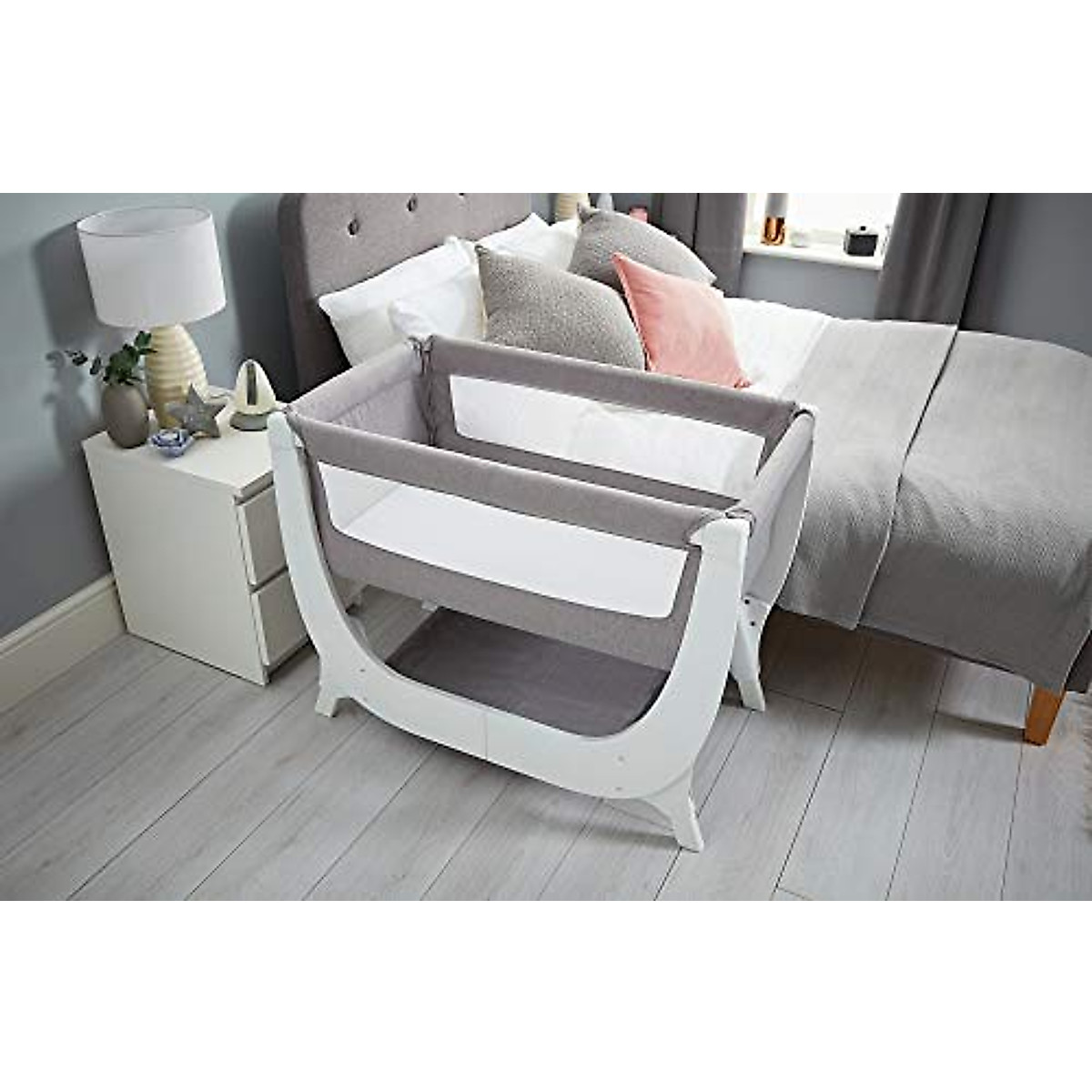 Beaba by Shnuggle Air Bedside Sleeper, Bedside Bassinet, and Infant Crib with Breathable Mesh Sides and Zip Down Side, 7 Different Height Adjustments, Grey