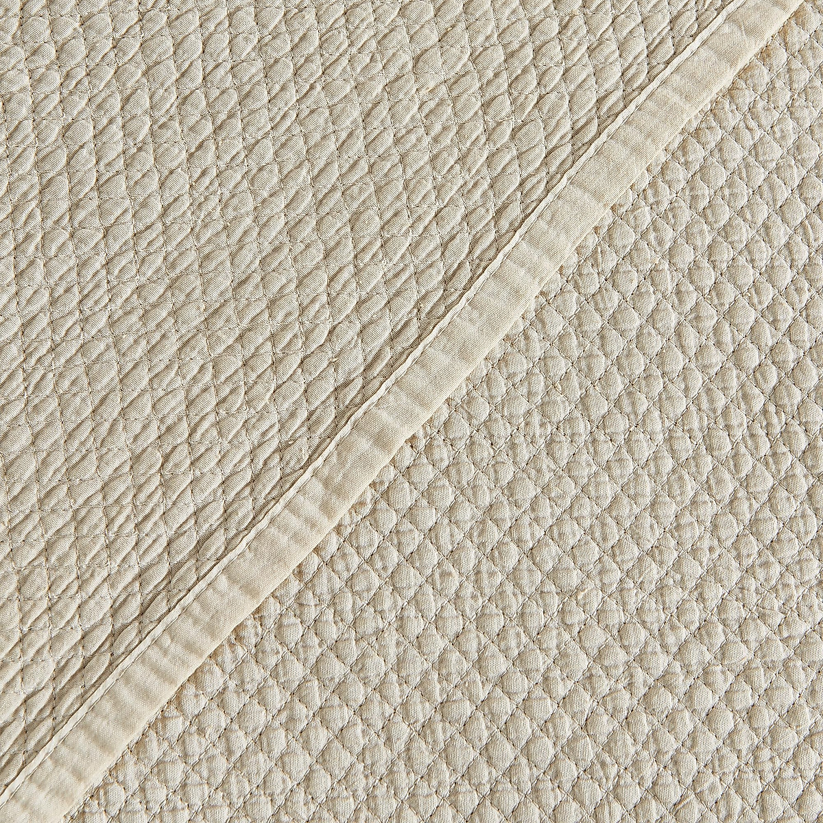 Great Bay Home King Size Tan Quilt Set. Stonewashed, Ultra-Soft, Lightweight Box Stitch Bedding Sets for Boys & Girls. College Dorm Essentials, 3 Piece Set, 1 Quilt 2 Pillow Shams (King, Sand)