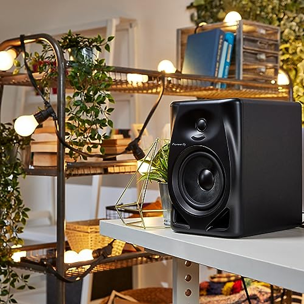 Pioneer DJ DM-50D 5-inch Active Monitor Speaker - Black