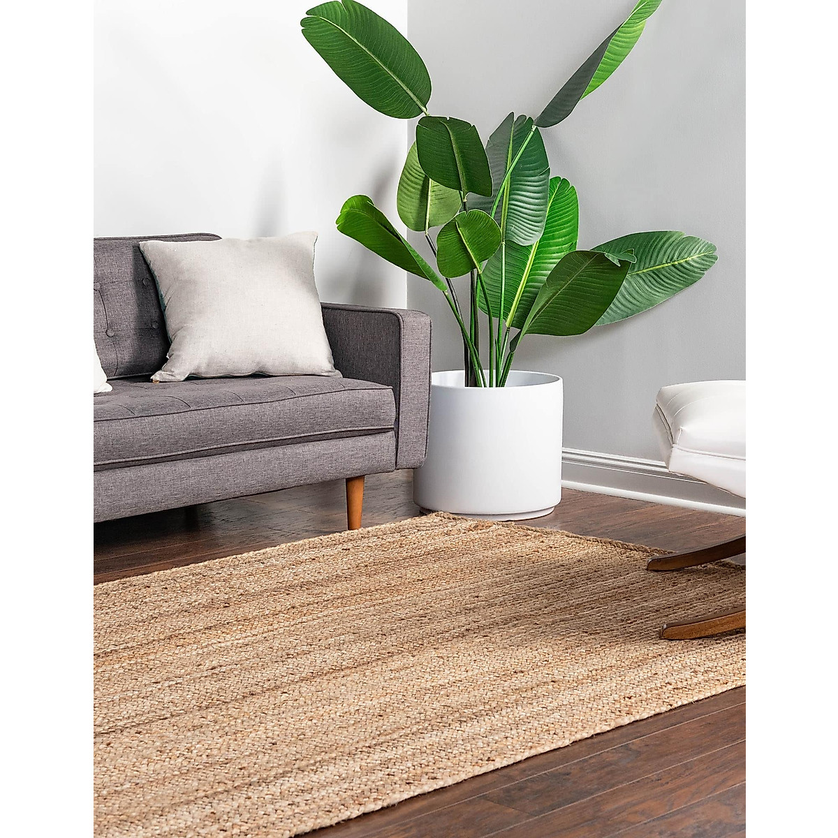 Rugs.com Hand Braided Jute Rug – 4' x 6' Natural Flatweave Rug Perfect for Entryways, Kitchens, Breakfast Nooks, Accent Pieces