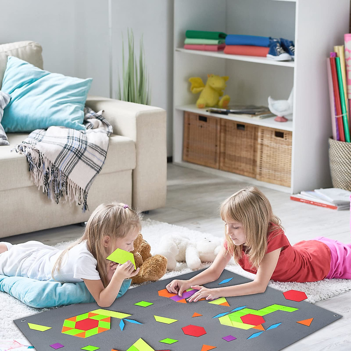 EDDJOND Shape Felt Board for Toddlers Teaching Story Board Set, Large 3.5 Ft Felt Toys Flannel Parent-Child Interactive Game Felt Board Pieces 123 PCS