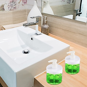 4 Pieces Pump Bottles Plastic Pump Bottle Dispenser 500 ml Shampoo and Conditioner Dispenser Shampoo Bottles Refillable Empty Lotion Dispenser with Pump for Travel Shower Essential Oil Soap (Clear)