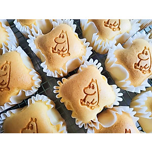 CHEFMADE Square Cupcake Liners - 300 Count, Non-Stick White Paper Liners for Baking Candy and Cupcakes, Food-Grade Standard Size Square Baking Cups