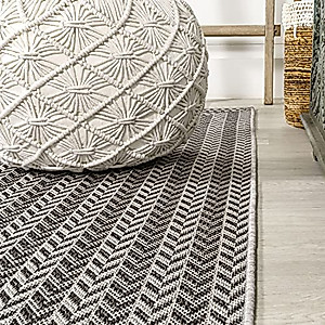 JONATHAN Y SMB206B-4 Chevron Modern Concentric Squares Braided Indoor Outdoor Area-Rug, Farmhouse, Traditional Easy-Clean,Bedroom,Kitchen,Backyard,Patio,Non Shedding, Black/Light Gray, 4 X 6