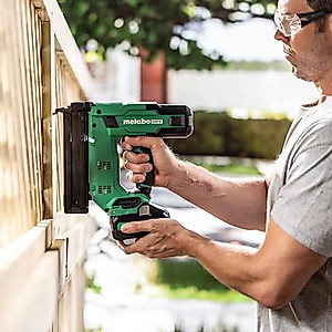 Metabo HPT 18V MultiVolt™ 1-1/2-Inch Cordless Narrow Crown Stapler Kit, Includes 1-18V 2.0 Ah Battery, N1804DB