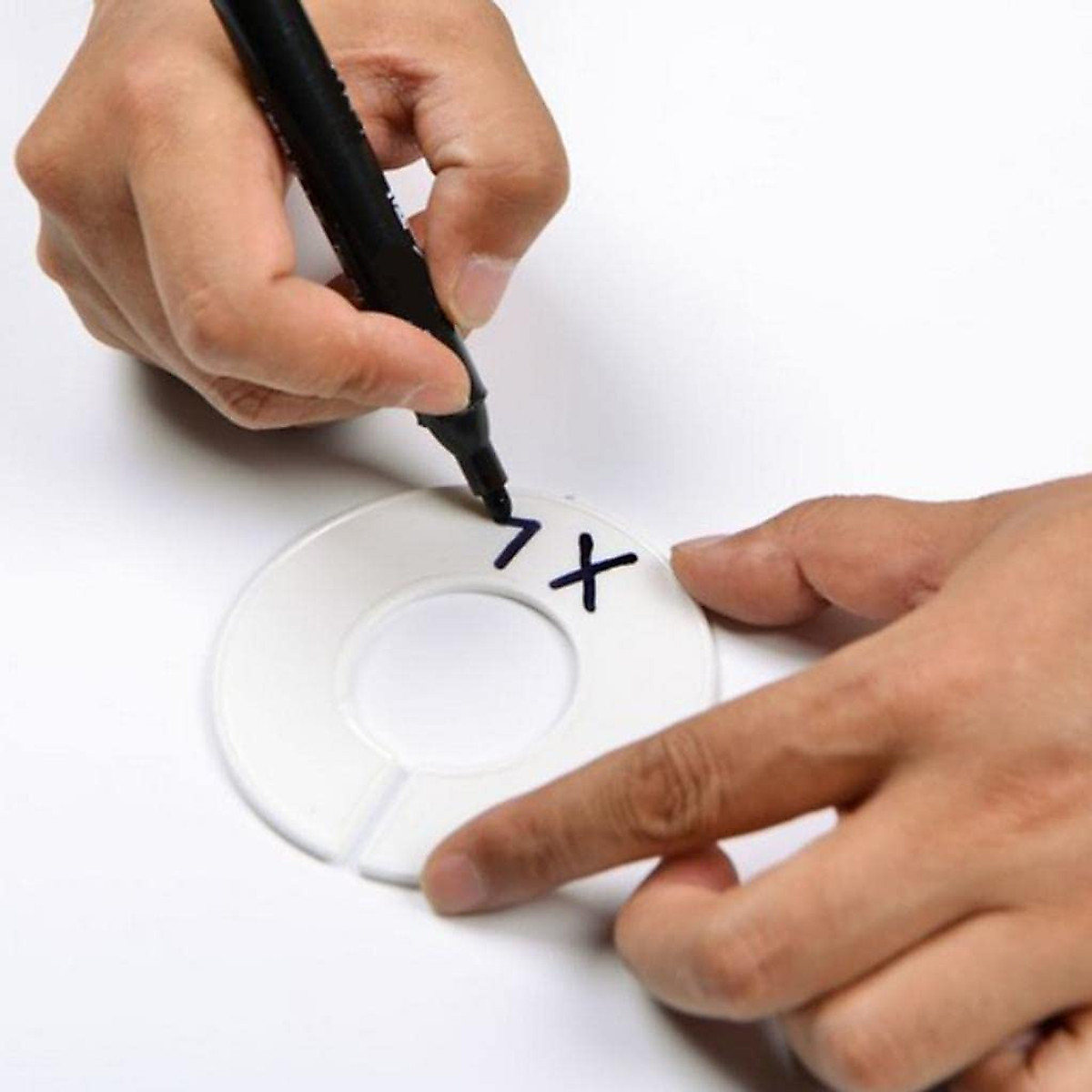 10Pack Clothing Rack Size Dividers Wardrobe Round Hangers Dividers, Black