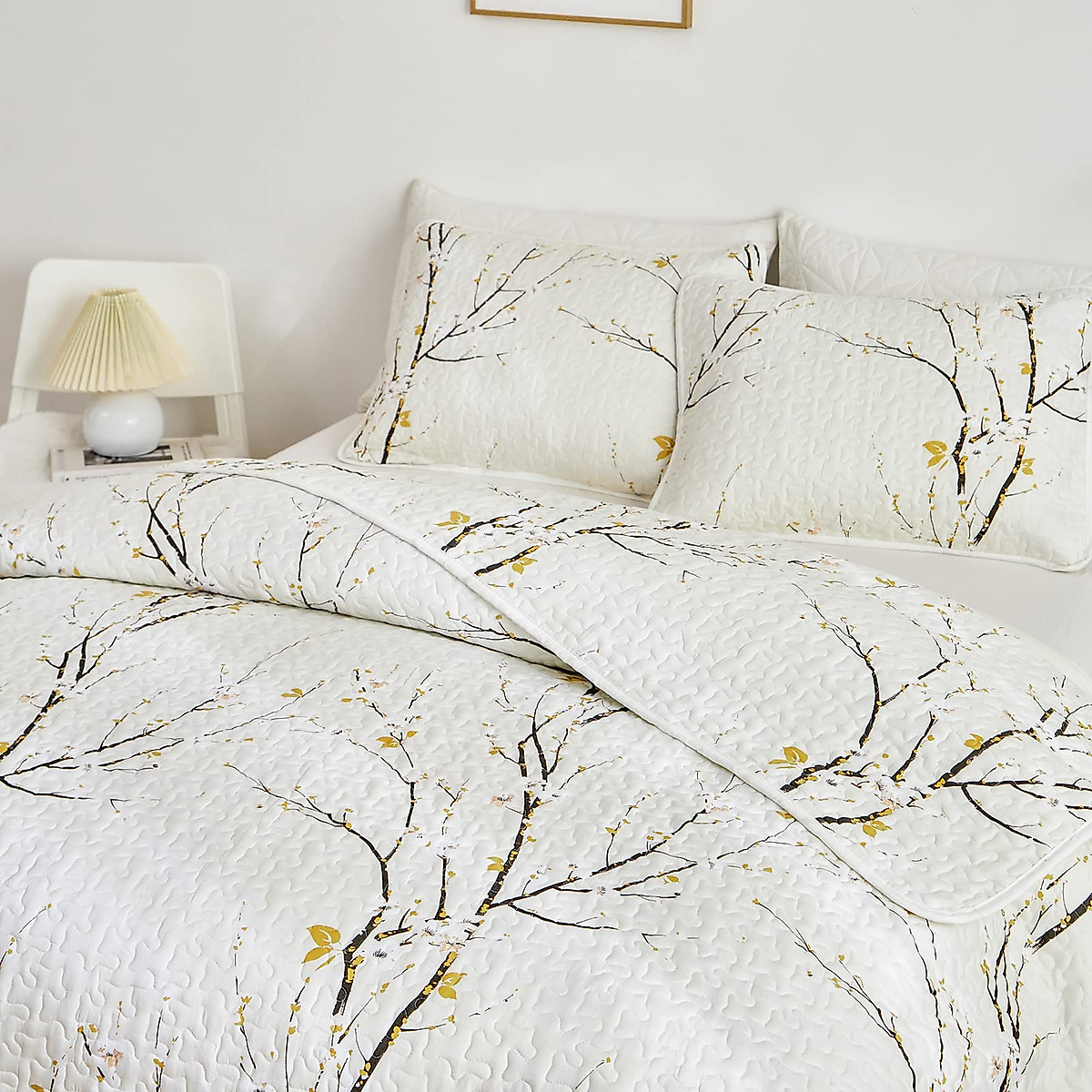 Quilt Set King Size Cream White with Black Branch Bedding Set 88x88 Soft Microfiber Lightweight Coverlet Bedspread Summer 3 Pc Bed Cover for (1 Quilt+ 2 Shams)