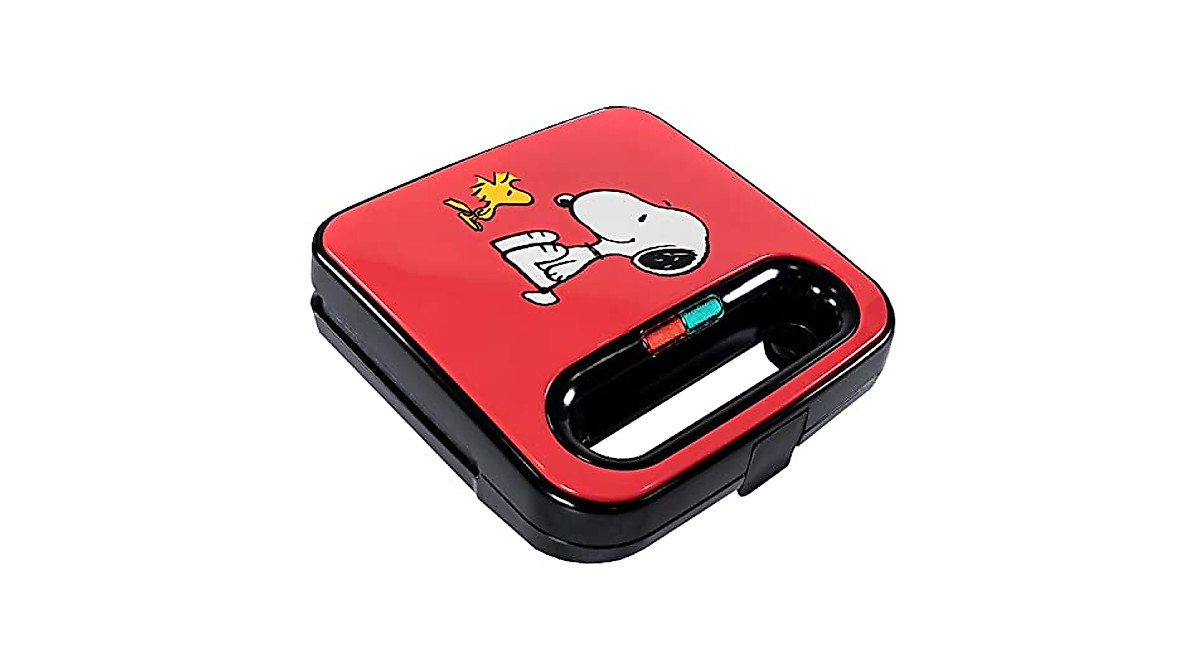 Peanuts Grilled Cheese Maker - Snoopy & Woodstock Sandwiches | Uncanny ...