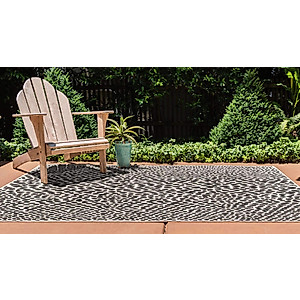 Unique Loom Outdoor Collection Area Rug - Cape Town (5' 3' x 8' Rectangle, Black/ Ivory)