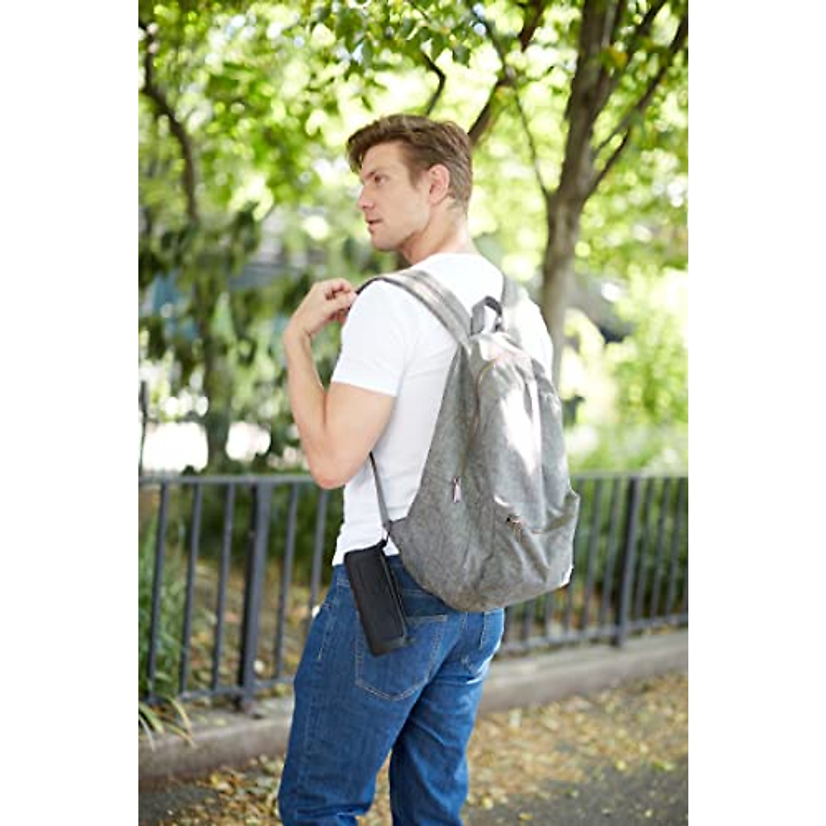 JBL FLIP 6 Portable Wireless Bluetooth IP67 Waterproof Speaker Bundle with Boomph Silicone Protective Case - Black