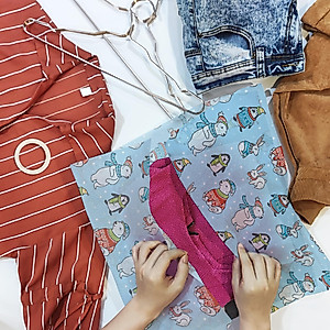 Winter Animals Printed Tissue Paper for Gift Bags or Boxes and Wrapping - Winter Holiday Bulk Decorative Art Tissue Paper for Packaging and Gifting | 24 Sheets 20" x 30"