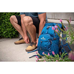 TETON Sports Oasis 22L Hydration Pack with Free 3-Liter Water Bladder; The Perfect Backpack for Hiking, Running, Cycling, or Commuting