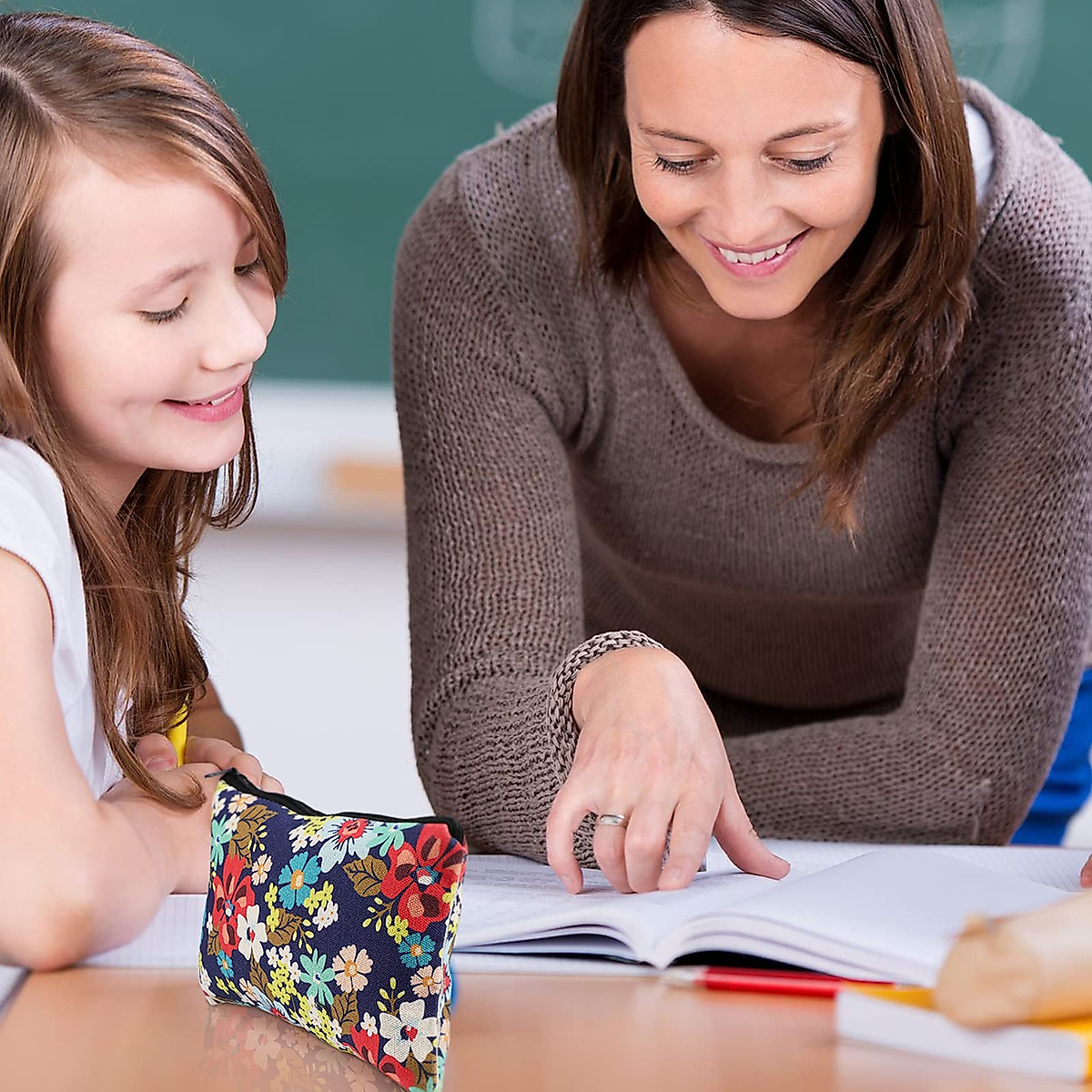 4 Pieces Inspirational Bible Verse Pencil Pouch Christian Pencil Case Scripture Canvas Makeup Bags for Students Office Journaling Supplies (Bible Verse Pattern,8.7 x 5.5 Inch)