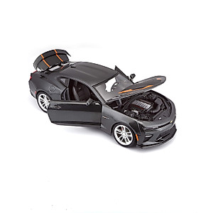 1: 18 2017 50th Anniversary Chevrolet Camaro (Colors May Vary)