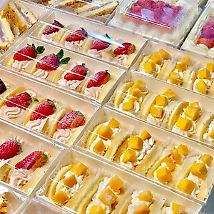 XIAOHONG 50 Pack Paper Charcuterie Boxes with Clear Lids, 7.5'' White Disposable Food Containers Sandwich Boxes Bakery Boxes for cake roll, Strawberries, Chocolate Covered Cookies, Hot Cocoa Bombs