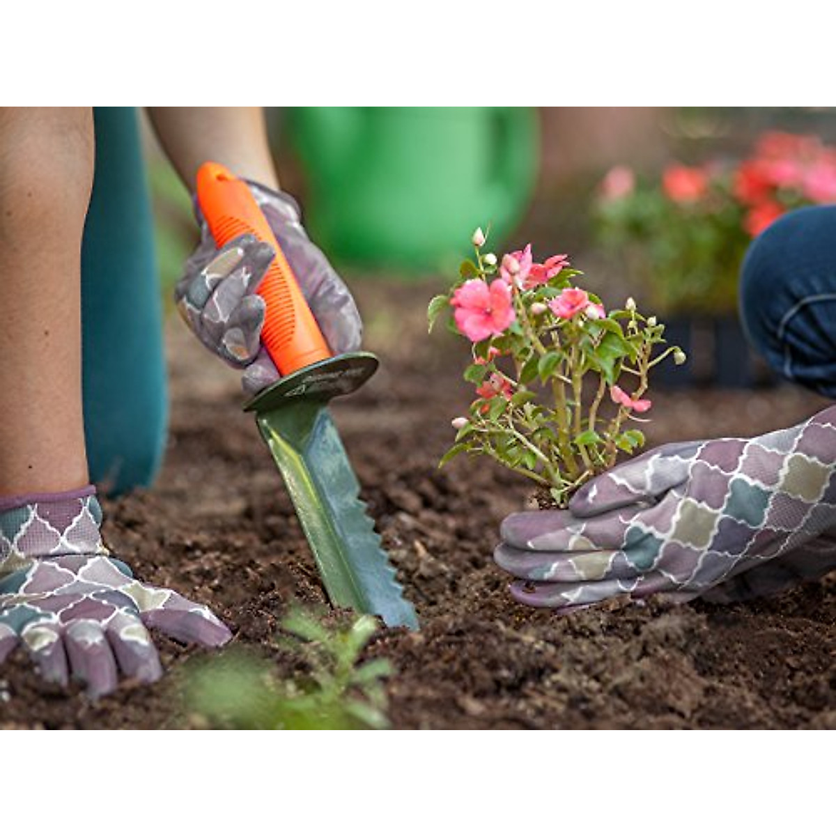 SE Prospector’s Choice Dual Serrated Edge Digger Trowel for Gardening or Gold Prospecting, Includes Carrying Sheath, 12 Inch