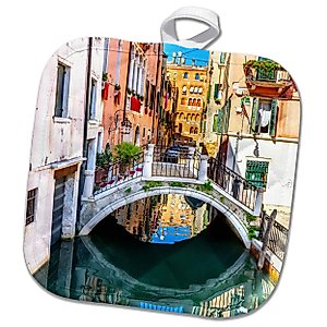 3dRose Pot Holder, Reflection of Buildings and Boats, Venice, Italy
