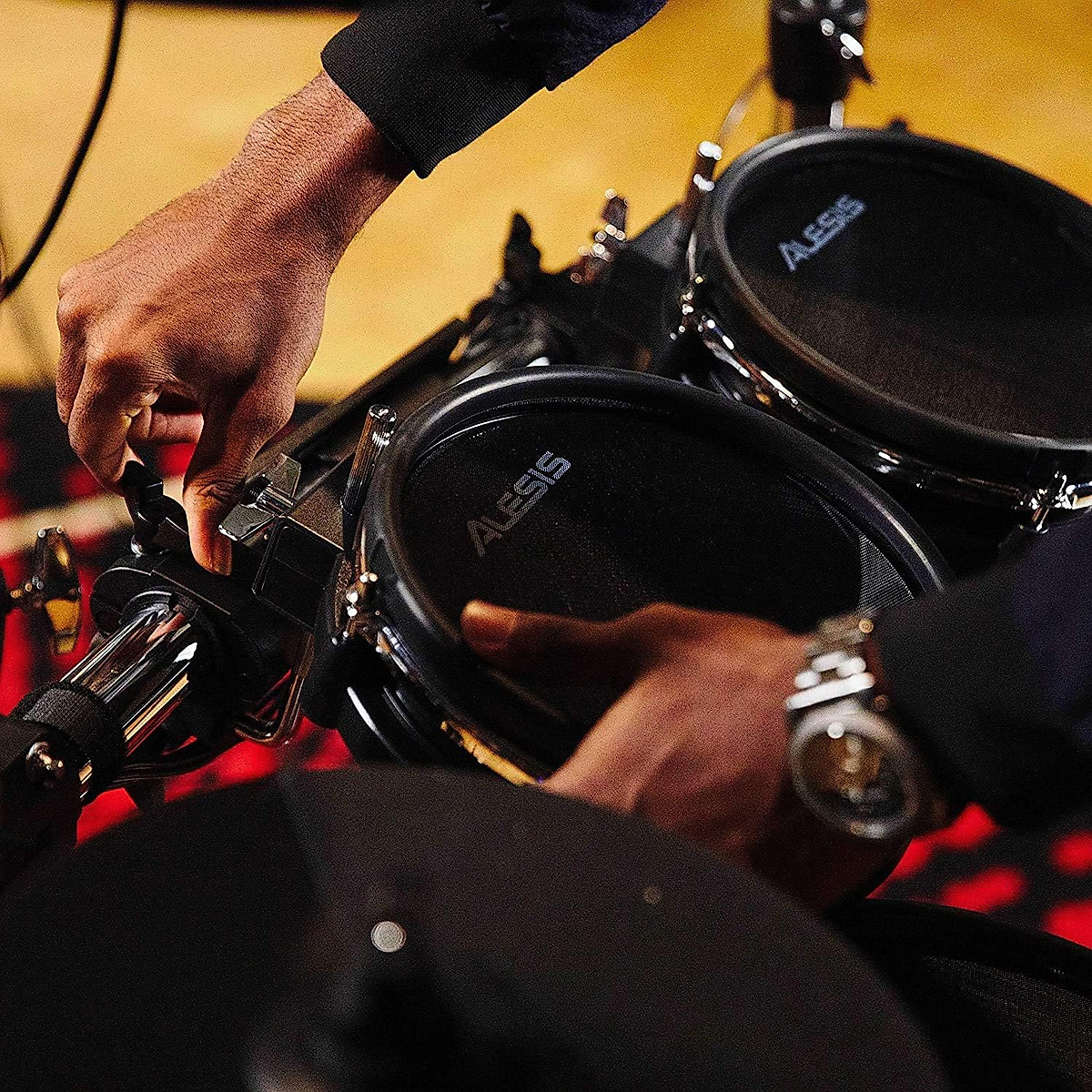 Alesis Drums Command Mesh Kit - Electric Drum Set with USB MIDI Connectivity, 600+ Electronic & Acoustic Drum Kit Sounds and Dual Zone Mesh Pads