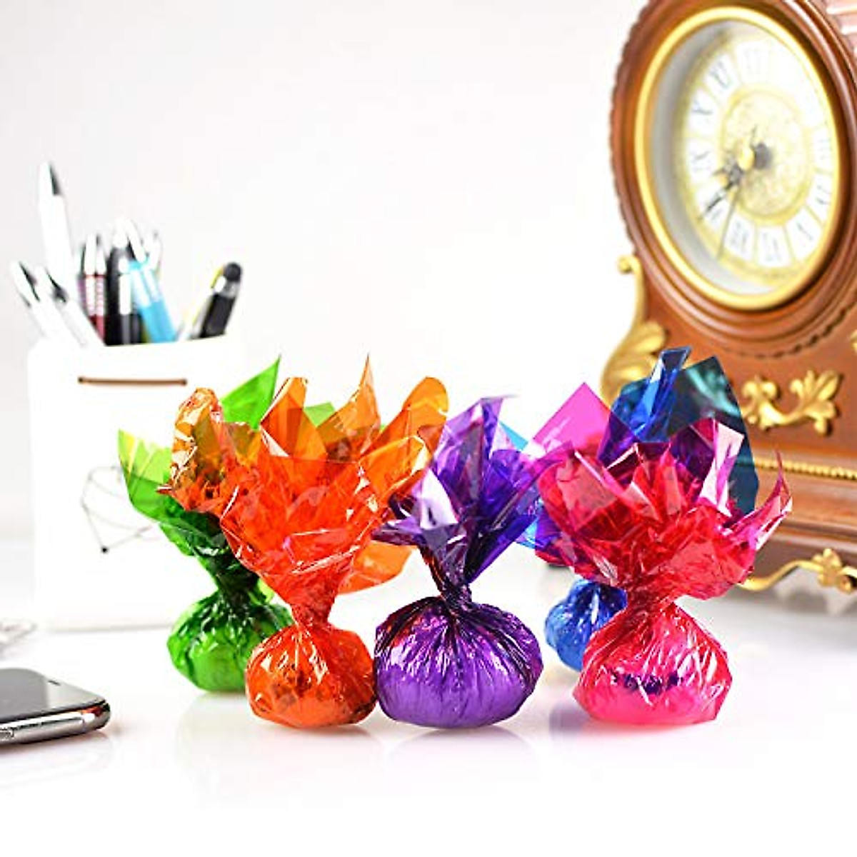 Cinvo 160 Pcs Cellophane Sheets Multi-Colored See Through Colorful Sheets with Twist Ties Cello Wraps for DIY Arts and Crafts, Treats Candy Wrapping Party Supplies (7.5 x 7.5 Inch)